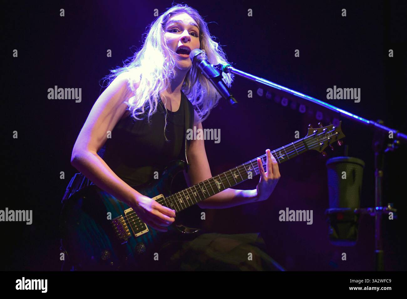 Buenos Aires (13. März 2025). Danny Villarreal (Gitarre) von der ...