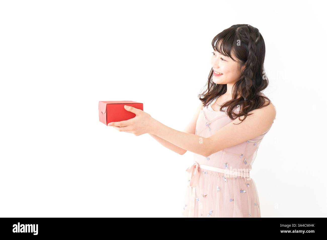 Junge frauen im sommer Ausgeschnittene Stockfotos und -bilder - Alamy