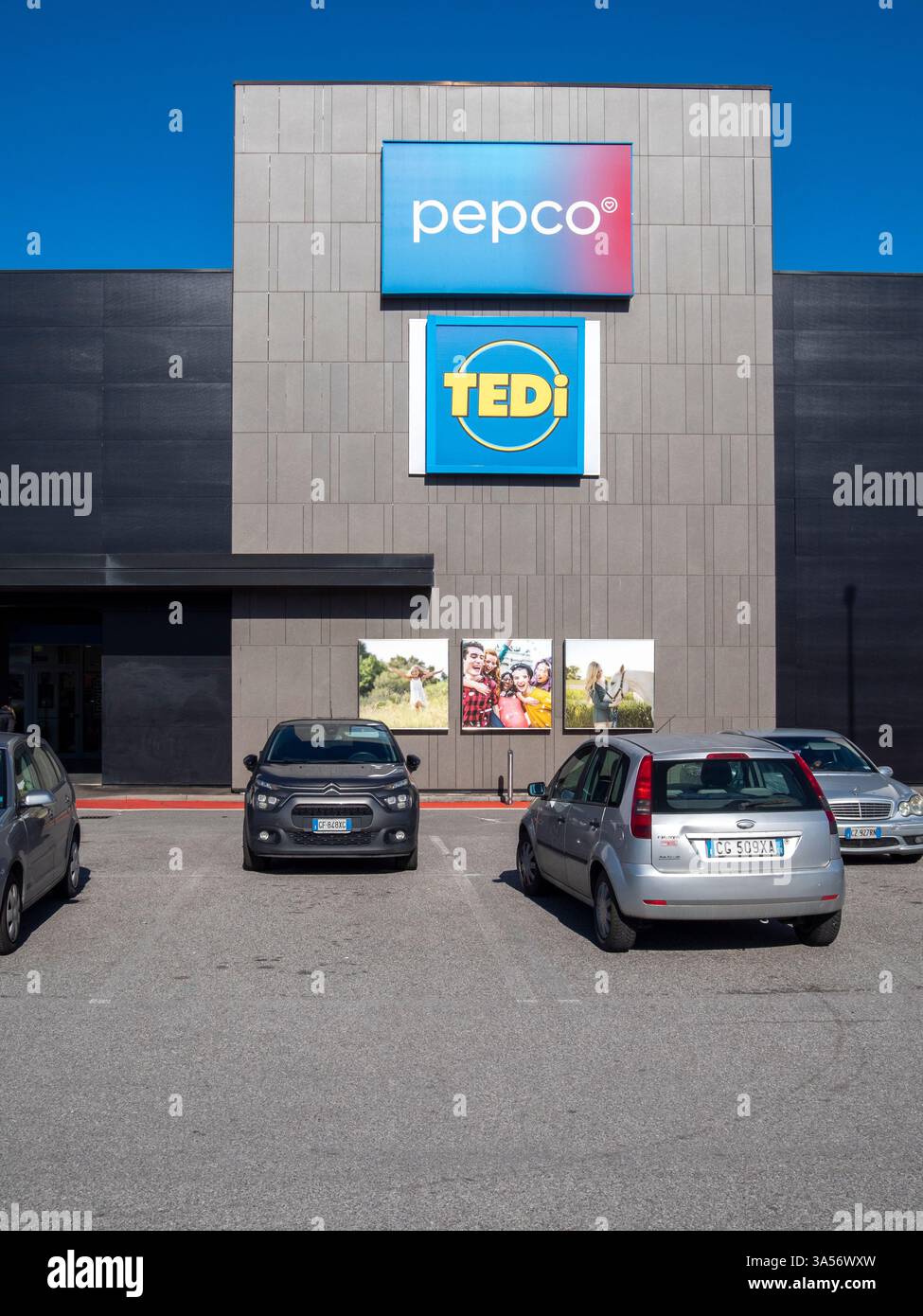 Tedi logo -Fotos und -Bildmaterial in hoher Auflösung – Alamy