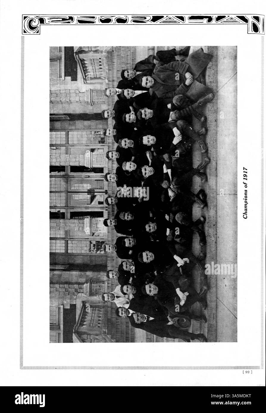 Diese Ausgabe 1918 des Centralian Yearbook der Central High School bietet Einblicke in die ...