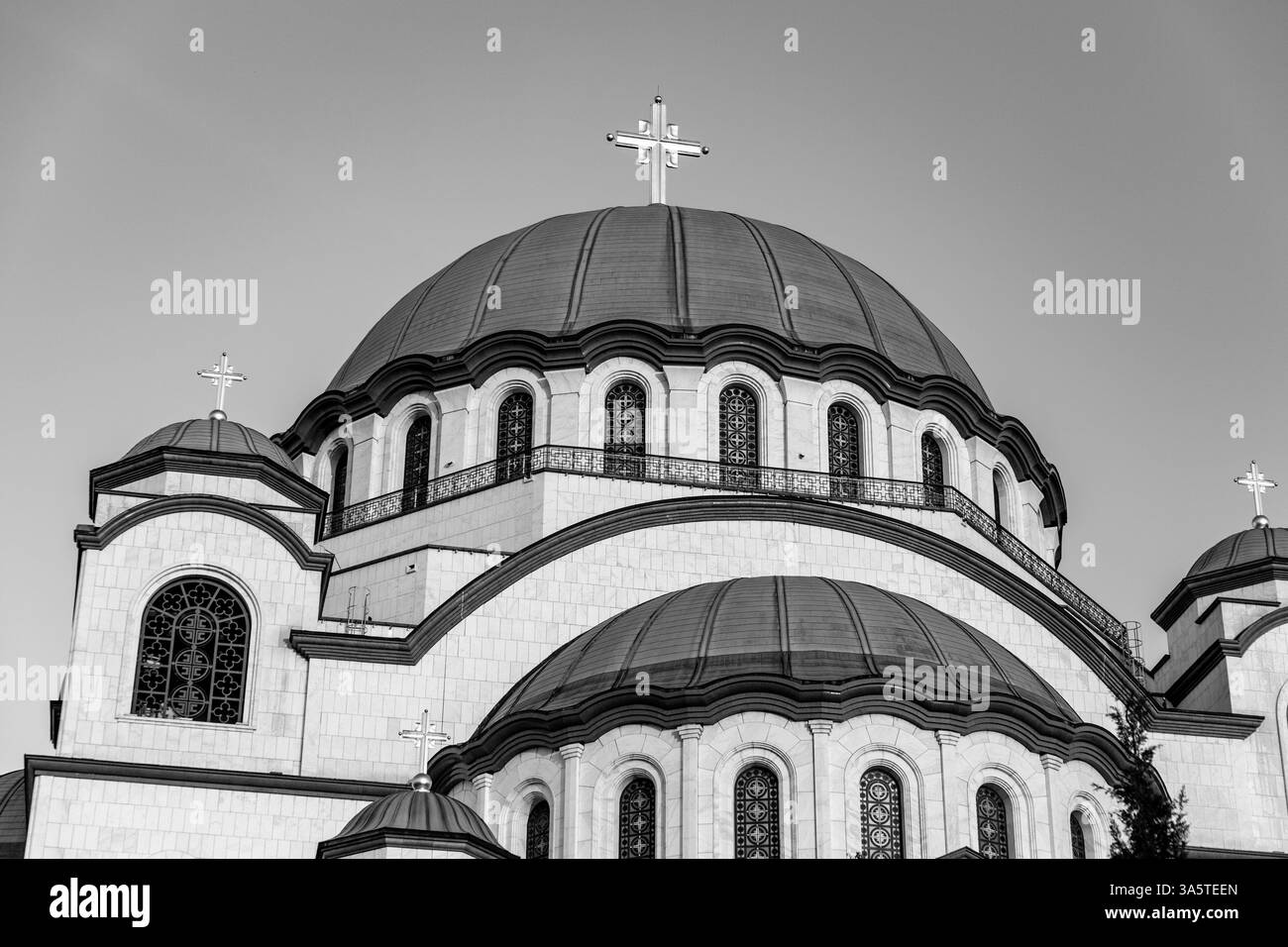 Die Kirche St. Sava, Hram Svetog Save, ist eine serbisch-orthodoxe ...