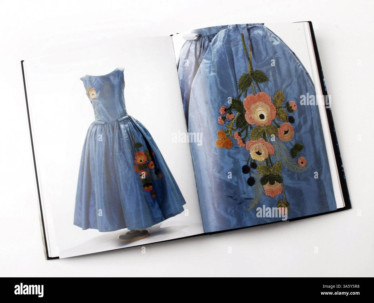 29. Oktober 2007 – „Lanvin“ (Rizzoli New York, 85 $) feiert die jüngste ...