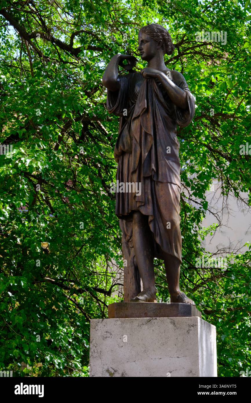 Hebe brunnen -Fotos und -Bildmaterial in hoher Auflösung – Alamy
