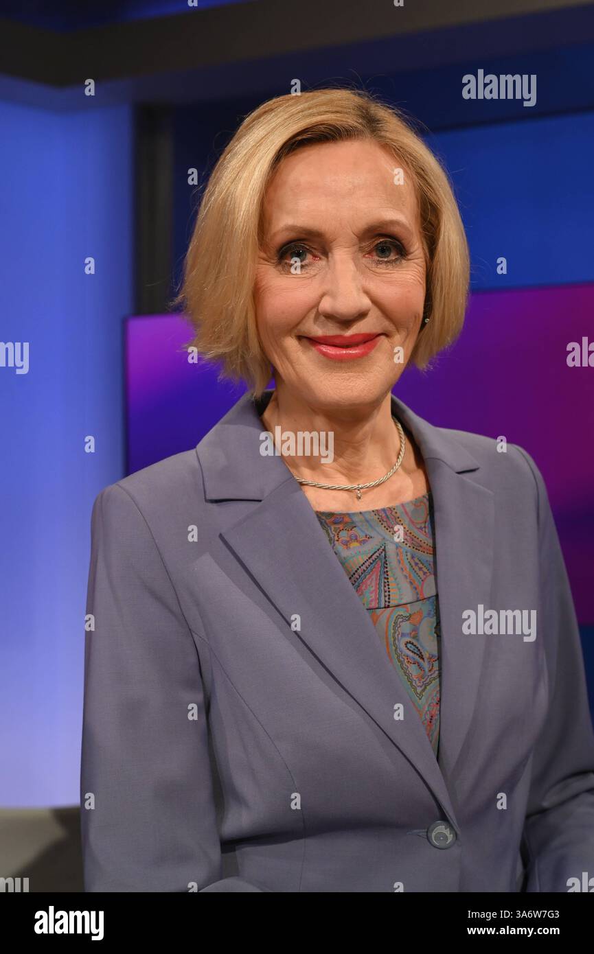 Moderatorin Petra Gerster zu Gast in der ARD Talkshow Maischberger ...