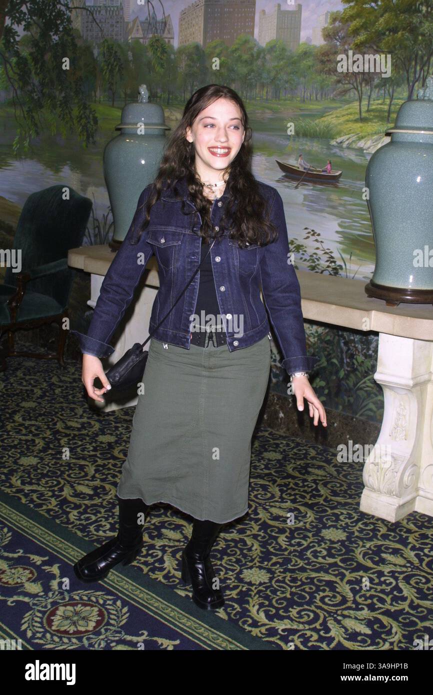 Kat dennings 2001 -Fotos und -Bildmaterial in hoher Auflösung – Alamy