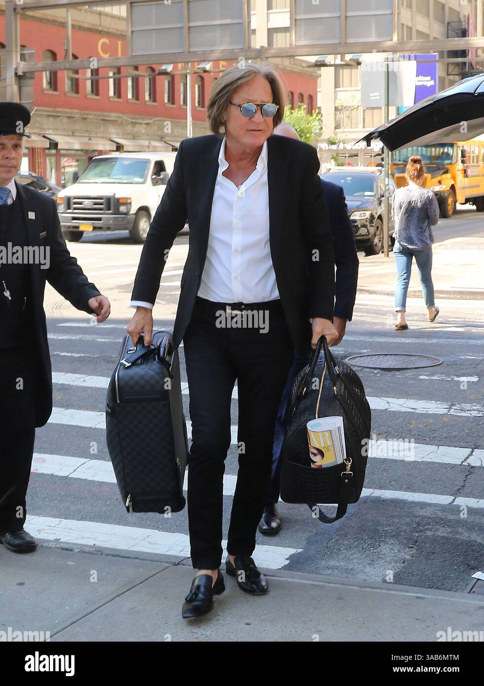 Bella hadid and mohamed hadid -Fotos und -Bildmaterial in hoher ...