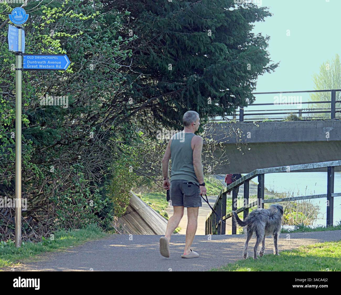 Glasgow, Schottland, Großbritannien. April 2025. Wetter in ...