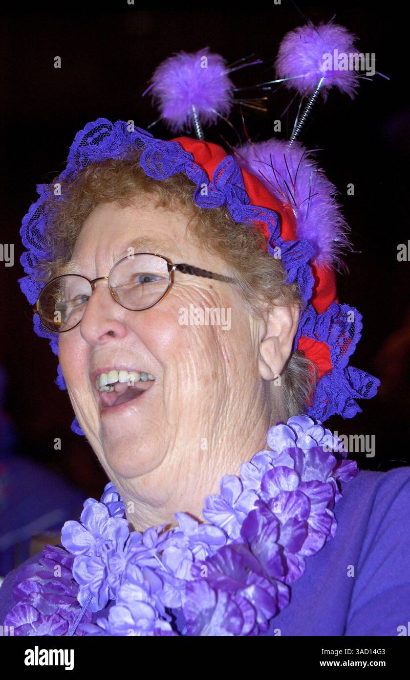 Frauen ü 50 -Fotos und -Bildmaterial in hoher Auflösung – Alamy