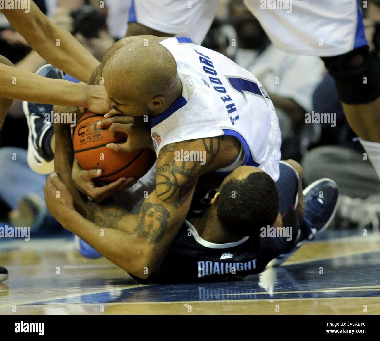 3. Januar 2012 - Newark, NJ, USA - Ryan Boatright aus Connecticut wird ...