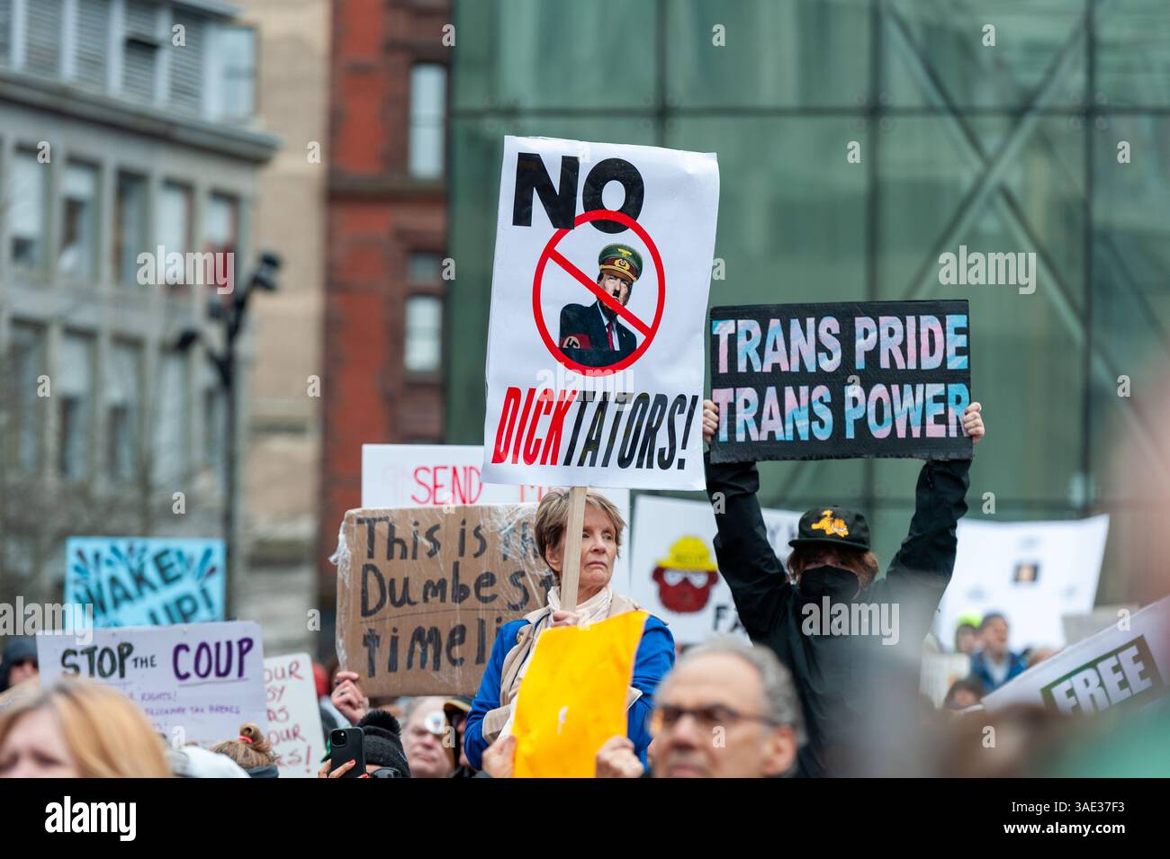 Hände Weg! Eine Demonstration auf dem Boston City Hall Plaza ...