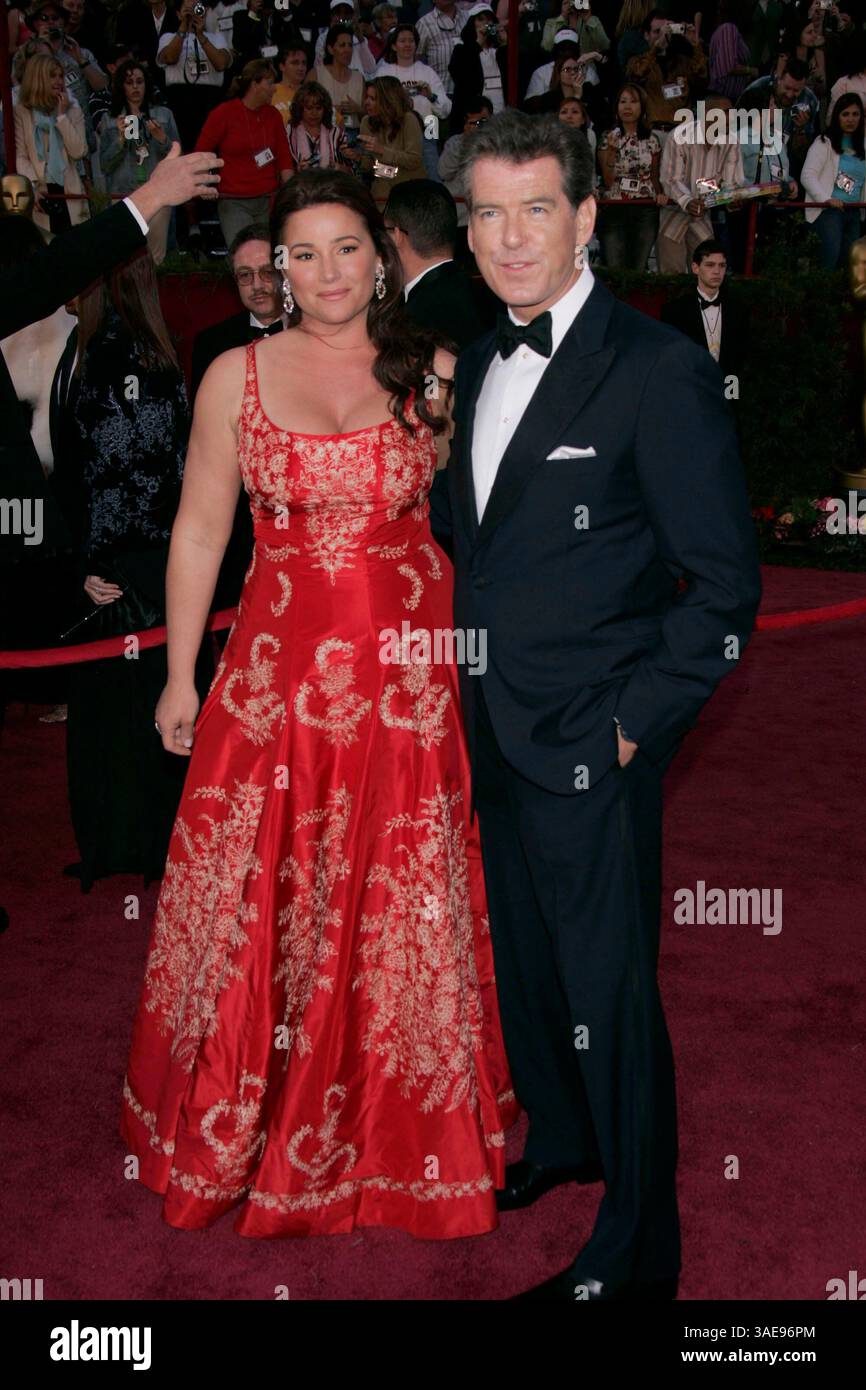 Pierce brosnan and his wife keely shaye smith -Fotos und -Bildmaterial ...