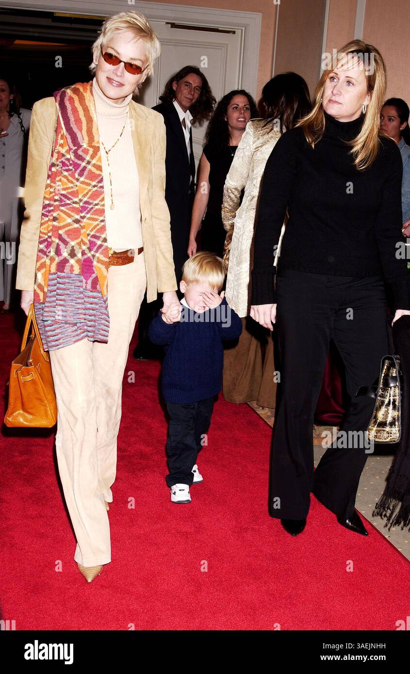 Januar 2004; Los Angeles, CA, USA; Schauspielerin SHARON STONE und ihr ...