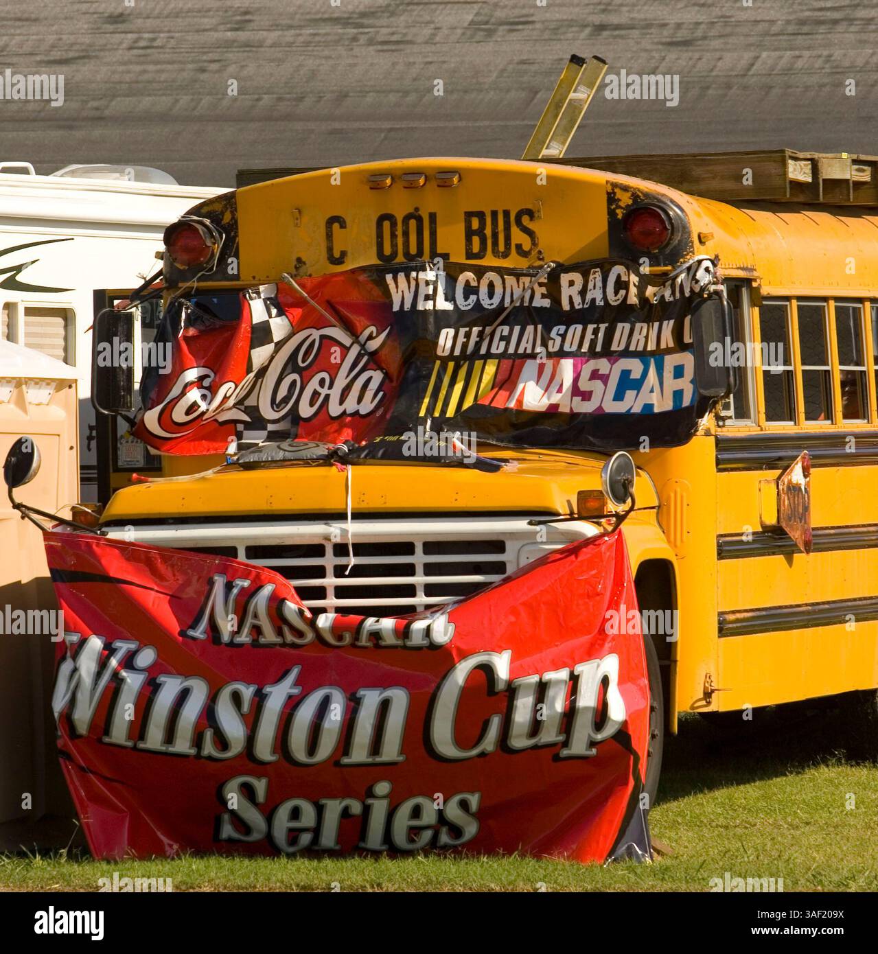 Oktober 2005; Concord, NC, USA; MOTORSPORT: Cool Bus beim NASCAR Nextel ...