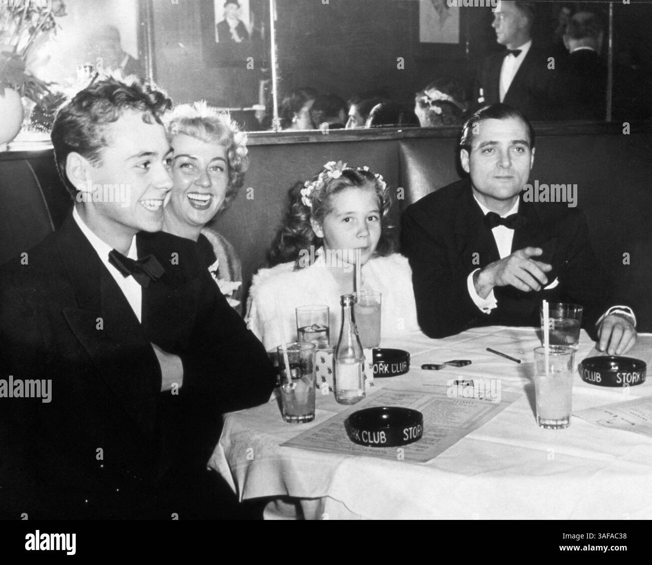 1948, ABGEBILDET: JOAN BLONDELL, FAMILIEN (REAL), ELLEN POWELL, NORMAN ...