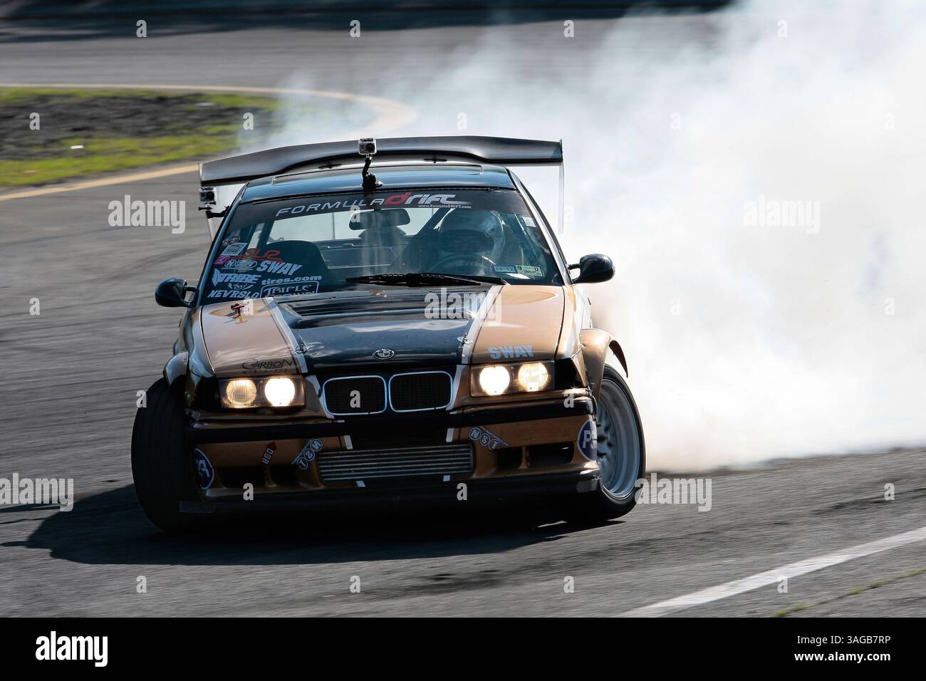 Juni 2012: Township of Wall, New Jersey, USA S - Chelsea Denofa legt ...