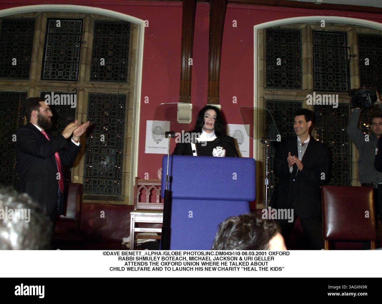 DAVE BENETT ALPHA /GLOBE PHOTOS, INC DM043493 06.03.2001 OXFORD. RABBI ...