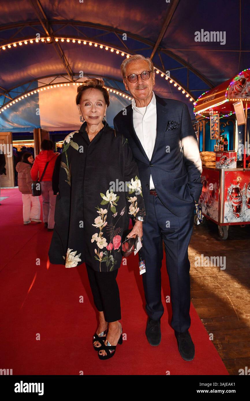 Monika Peitsch und ihr Ehemann Sven Hansen-Hoechstedt bei der Circus ...