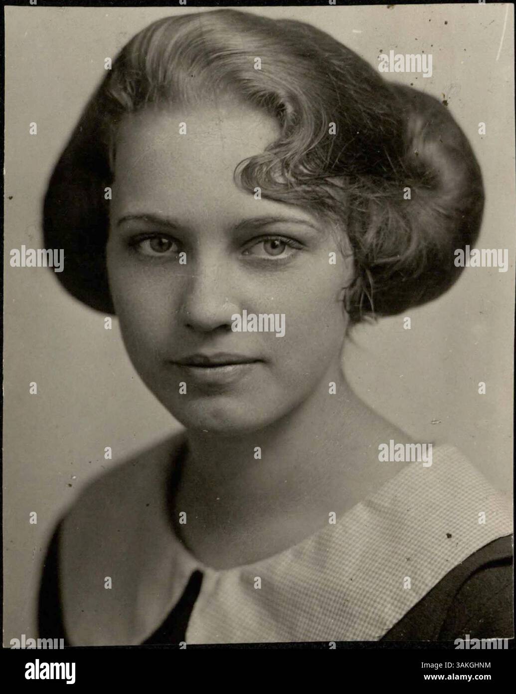 Senior Porträt von Sally Bergman aus der Central High School Klasse von ...