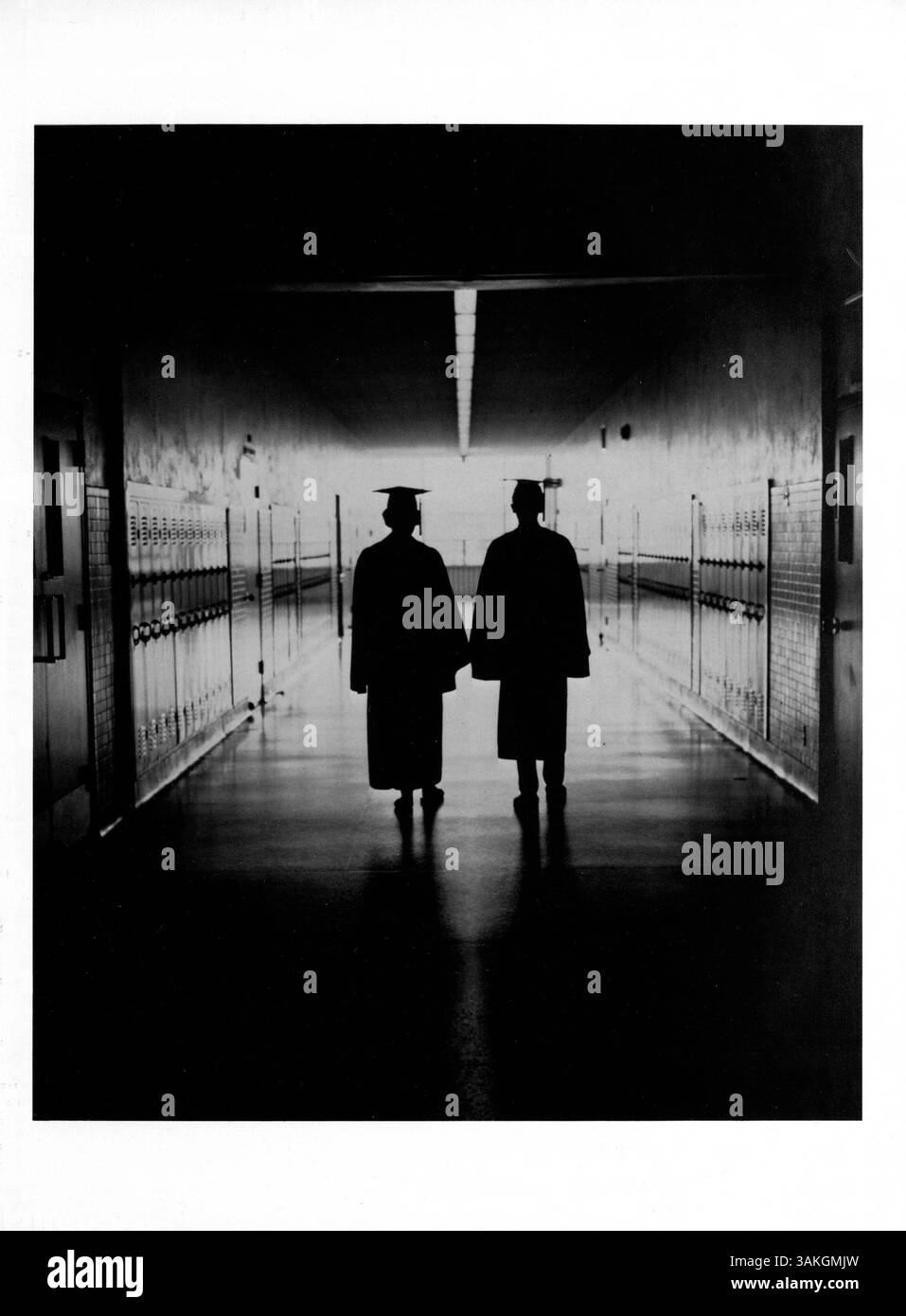 Das Robbinsdale High School Yearbook 1965, bekannt als Robin '65, zeigt ...