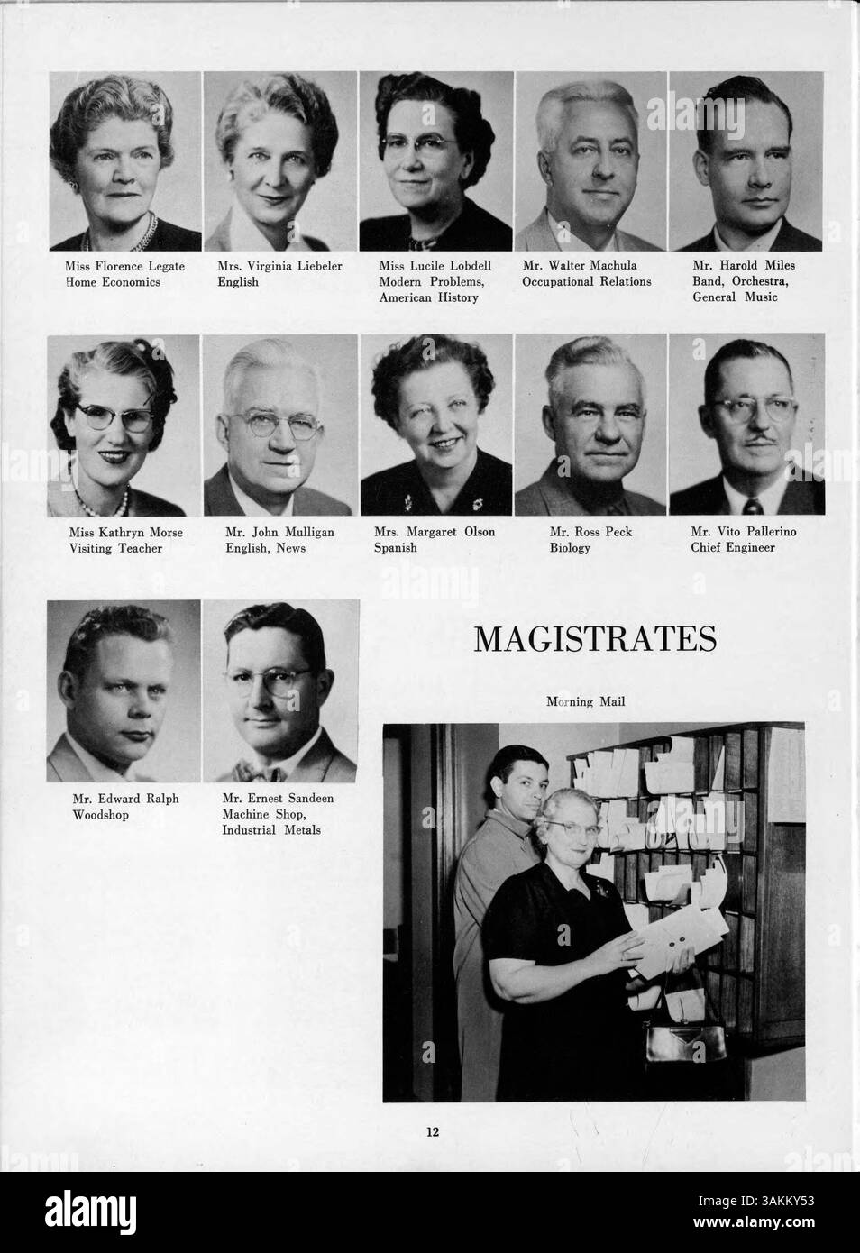 Das Centralian Yearbook 1955 der Central High zeigt die Schüler, Lehrer ...