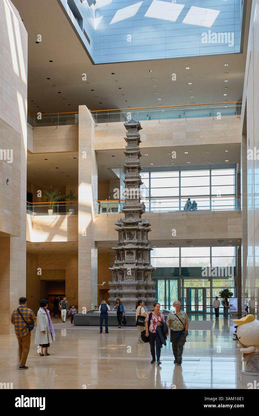 Die beeindruckende Fassade des Nationalmuseums von Korea in Yongsan ...
