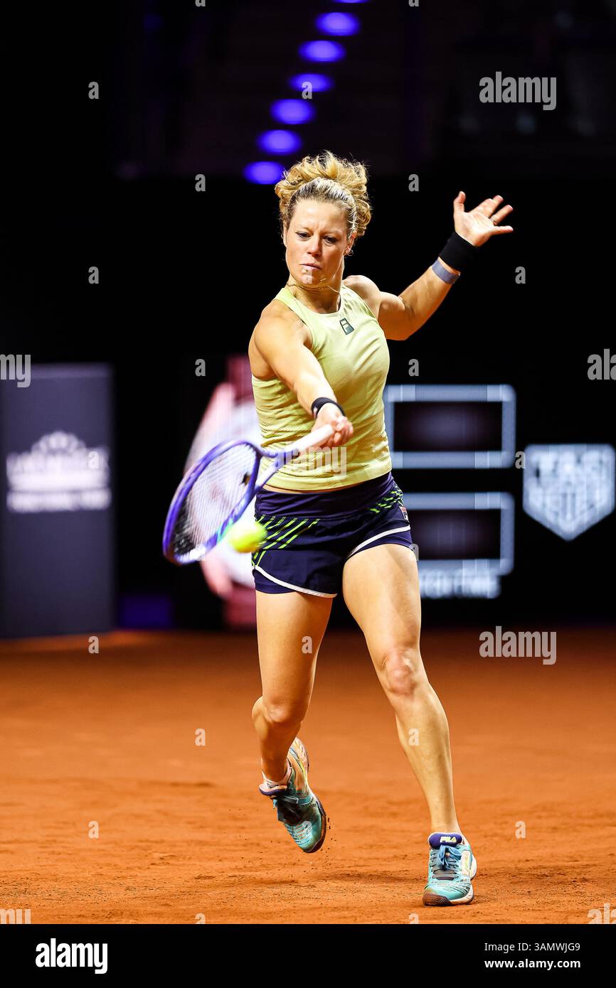 Laura Siegemund bei ihrem Training auf dem Centre Court GER, Porsche Tennis Grand Prix GP ...