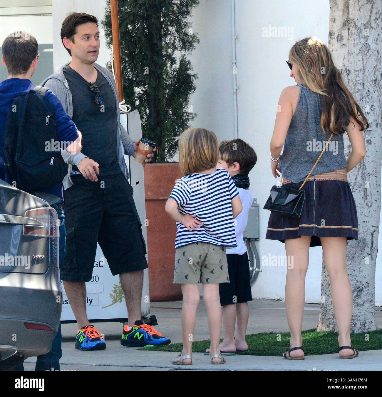 Ruby maguire and otis tobias maguire -Fotos und -Bildmaterial in hoher Auflösung – Alamy