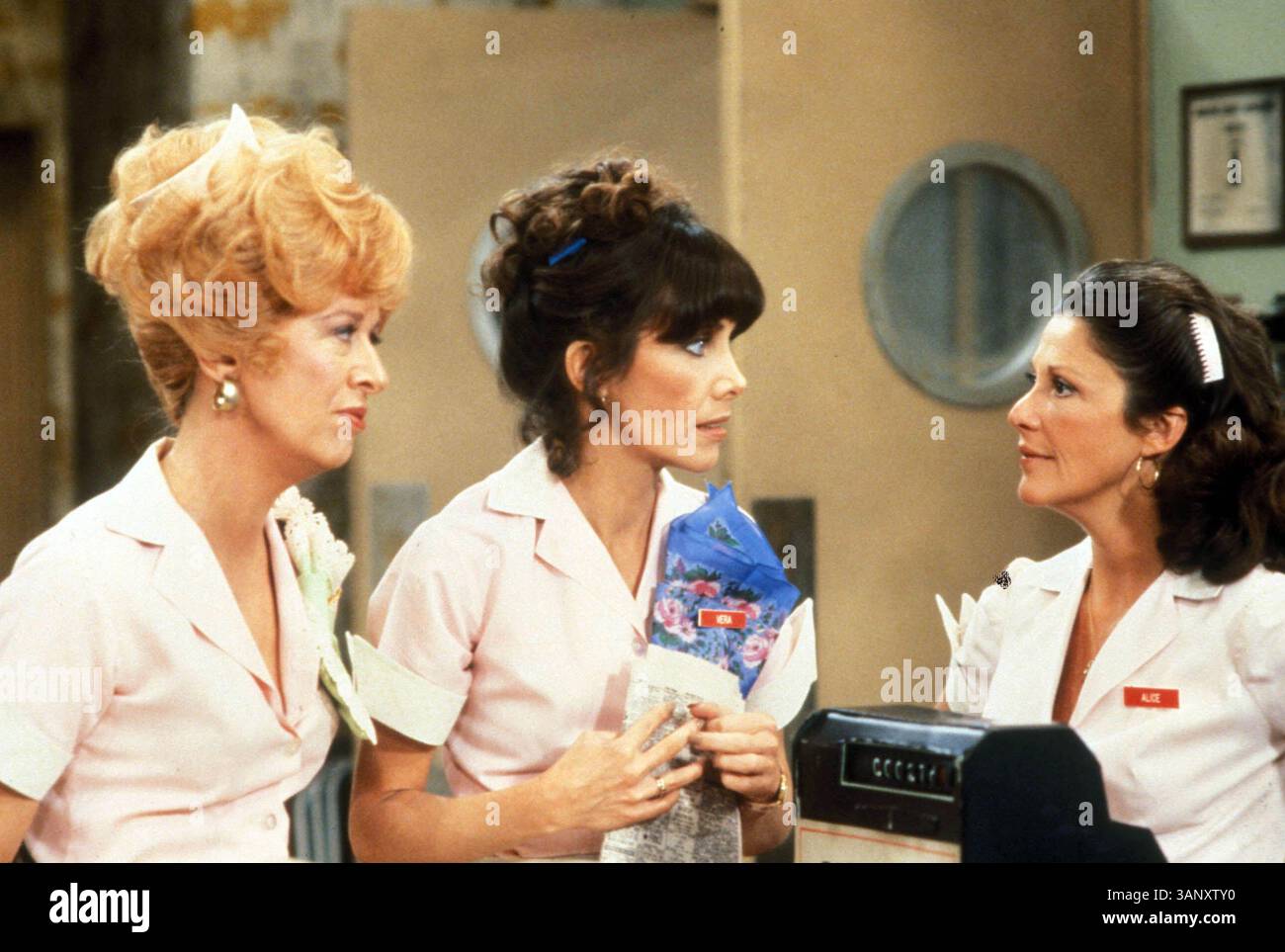Polly holliday -Fotos und -Bildmaterial in hoher Auflösung – Alamy