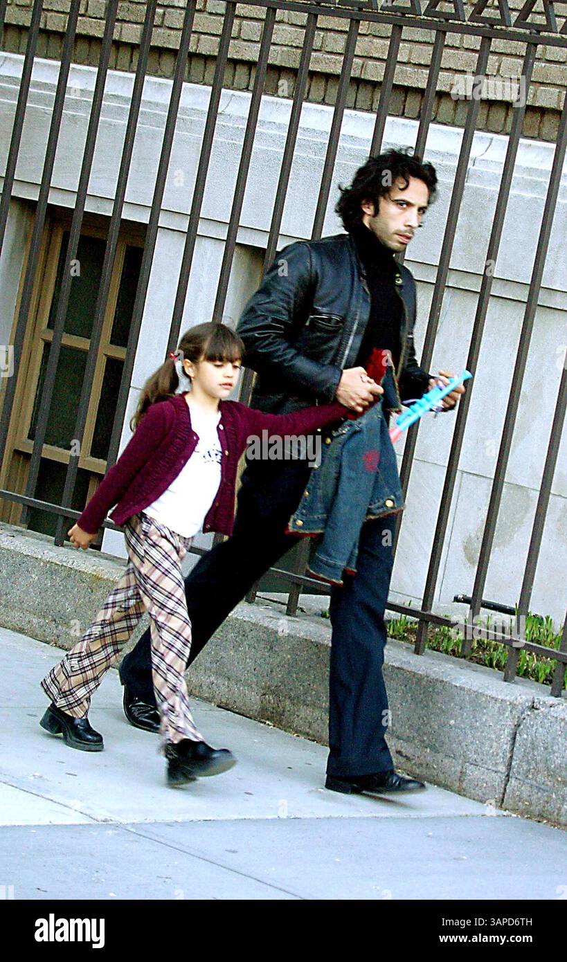 Lourdes leon with father carlos leon -Fotos und -Bildmaterial in hoher ...