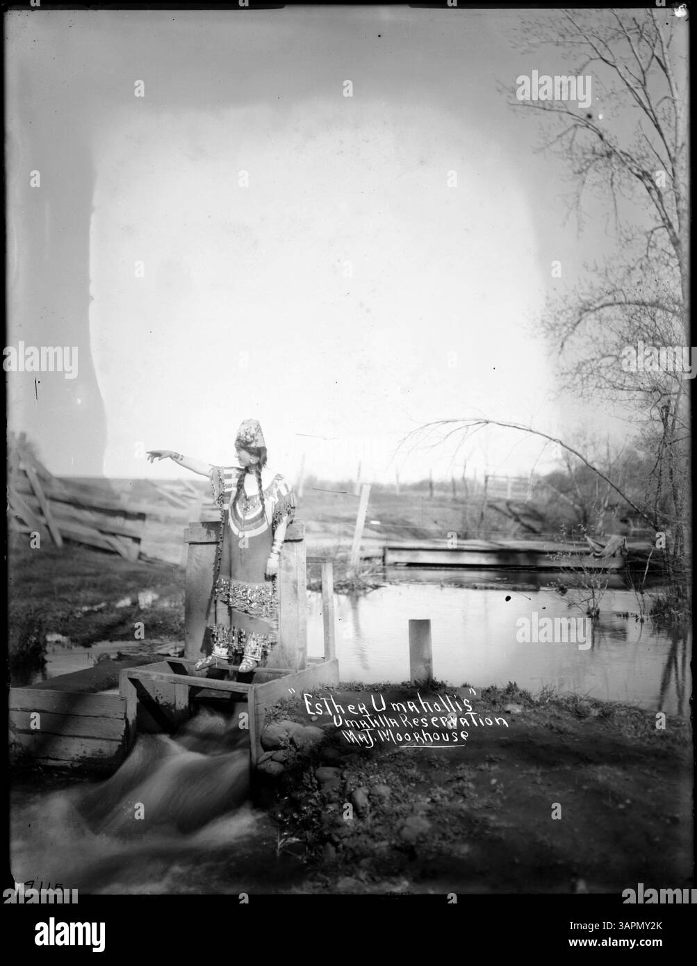 Ornat des umpqua stammes -Fotos und -Bildmaterial in hoher Auflösung – Alamy