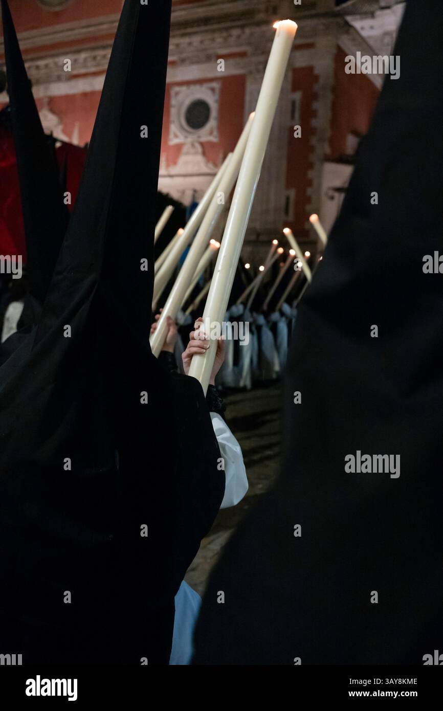 Sevilla nacht der witwen semana santa -Fotos und -Bildmaterial in hoher Auflösung – Alamy