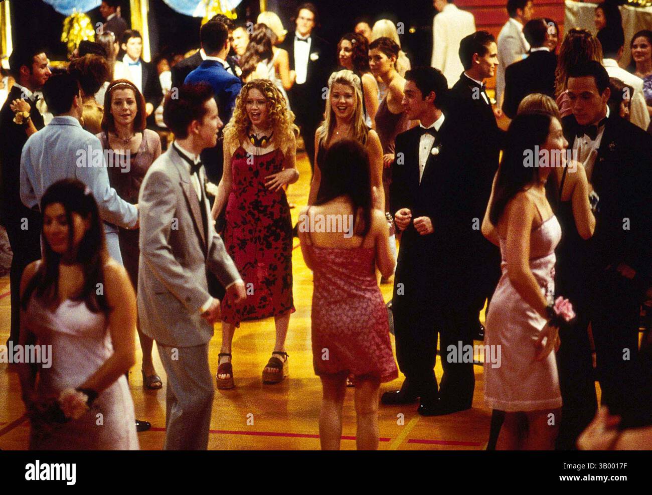 Tara reid natasha lyonne -Fotos und -Bildmaterial in hoher Auflösung ...