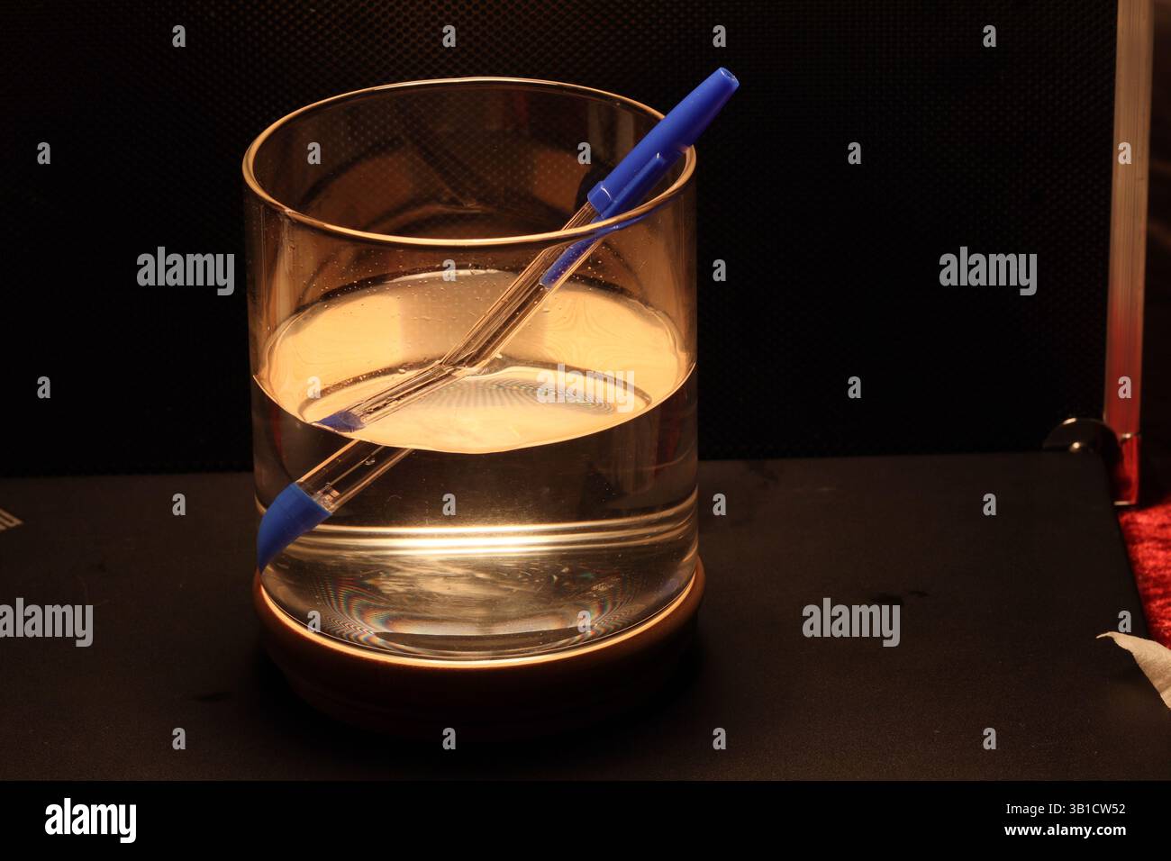 Brechung wasser welle experiment -Fotos und -Bildmaterial in hoher ...