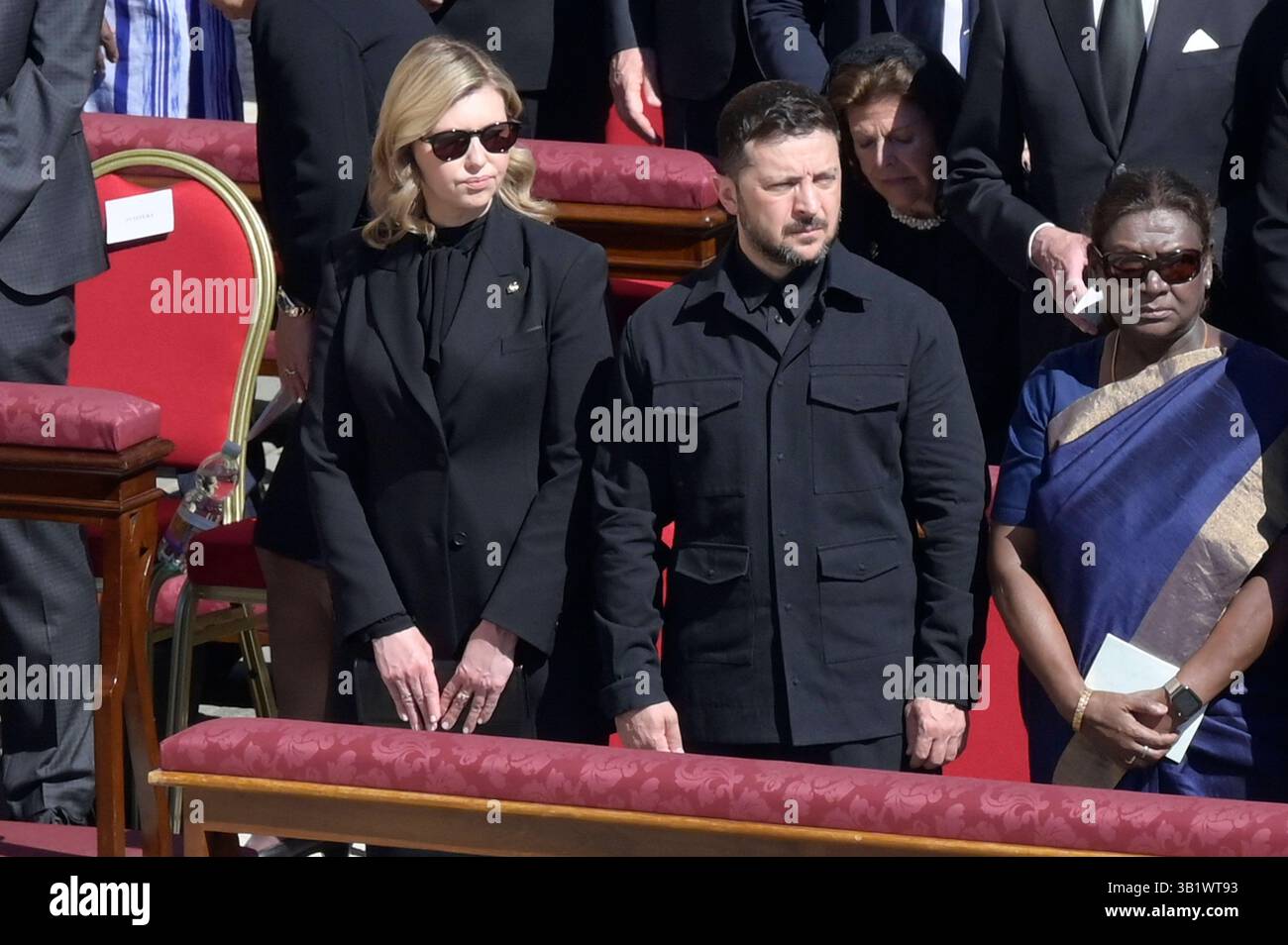 Wolodymyr Selenskyj / Volodymyr Zelenskyy mit Ehefrau Olena Selenska ...
