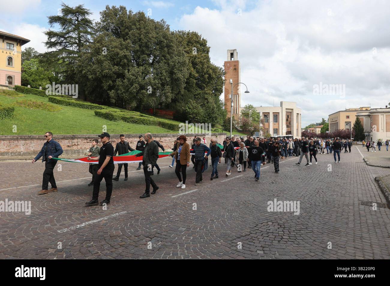 PREDAPPIO - Corteo dei Fascisti per Memorial l’anniversario della morte ...