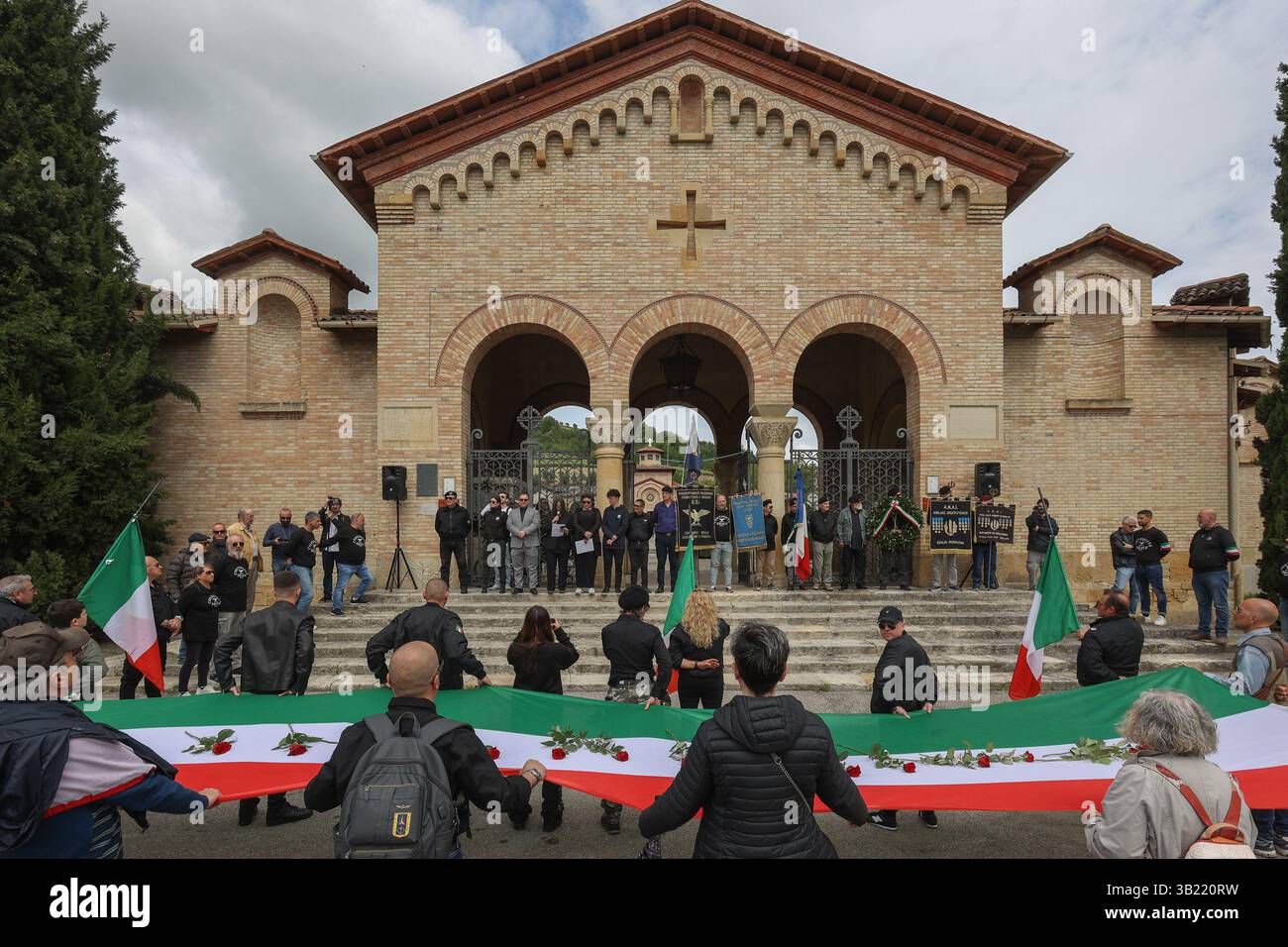 PREDAPPIO - Corteo dei Fascisti per Memorial l’anniversario della morte ...