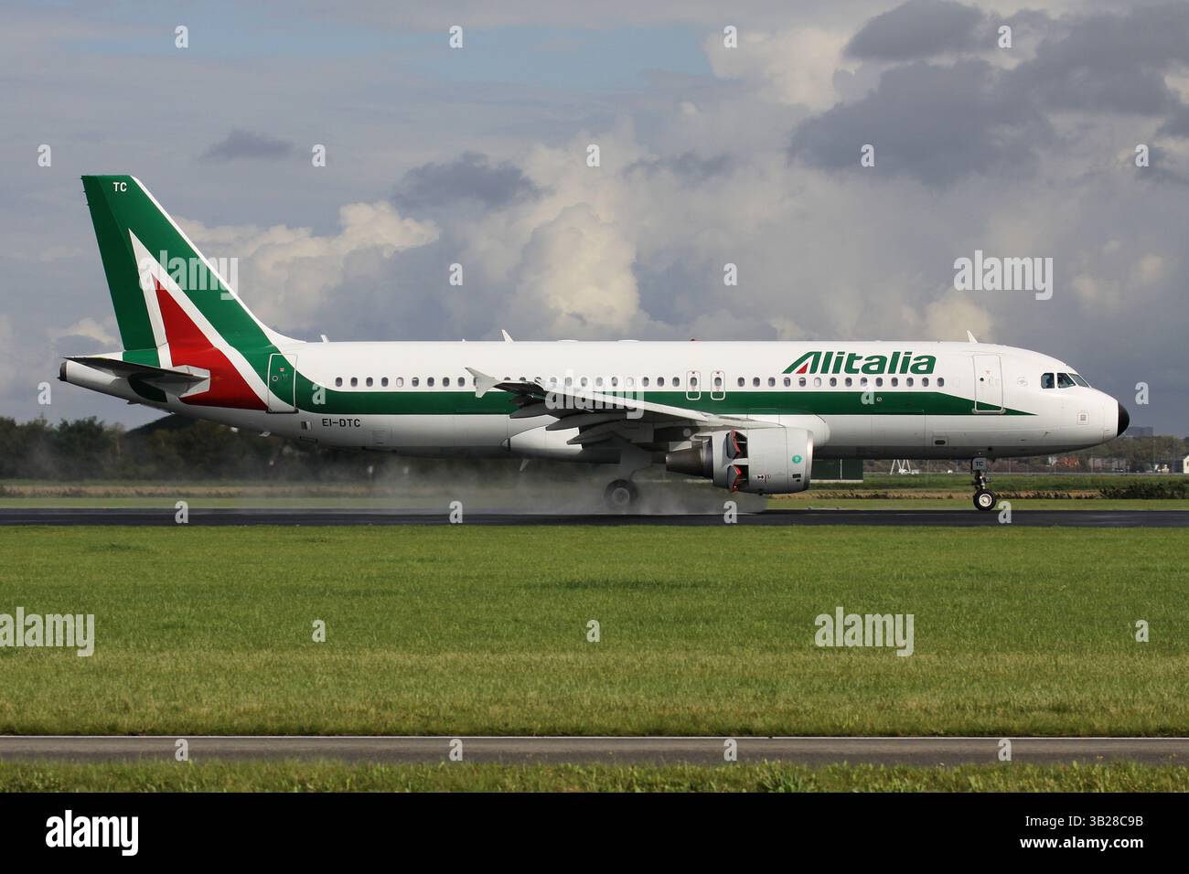 Landebahn 18r -Fotos und -Bildmaterial in hoher Auflösung – Alamy