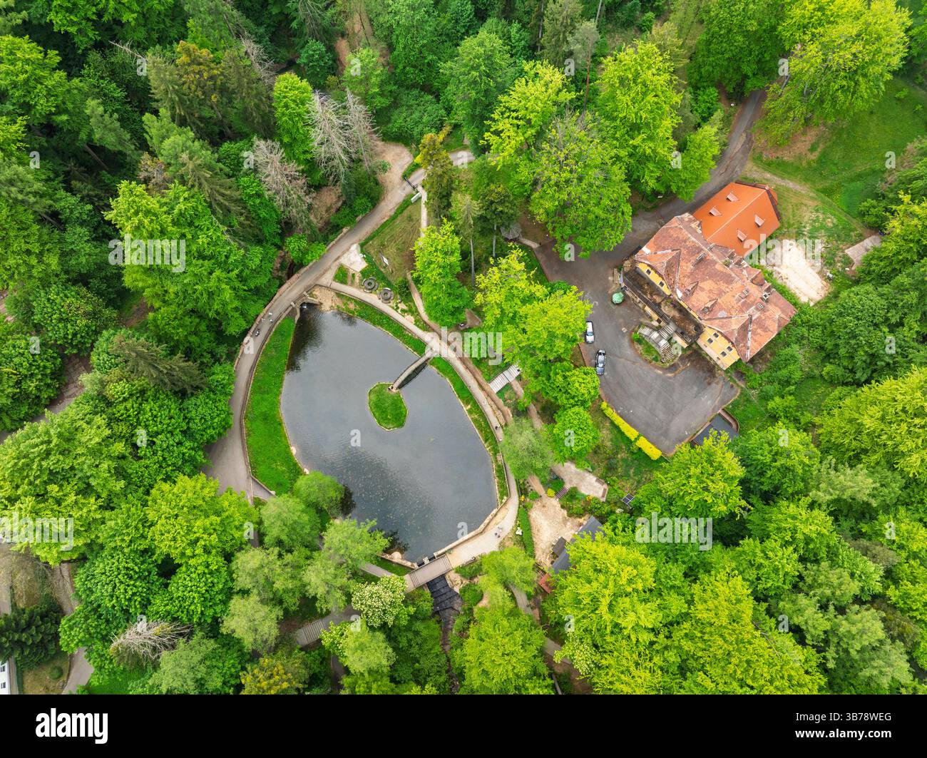 Blick von der Drohne auf den Spa Park und das Glucholazy Kurort. Blick ...