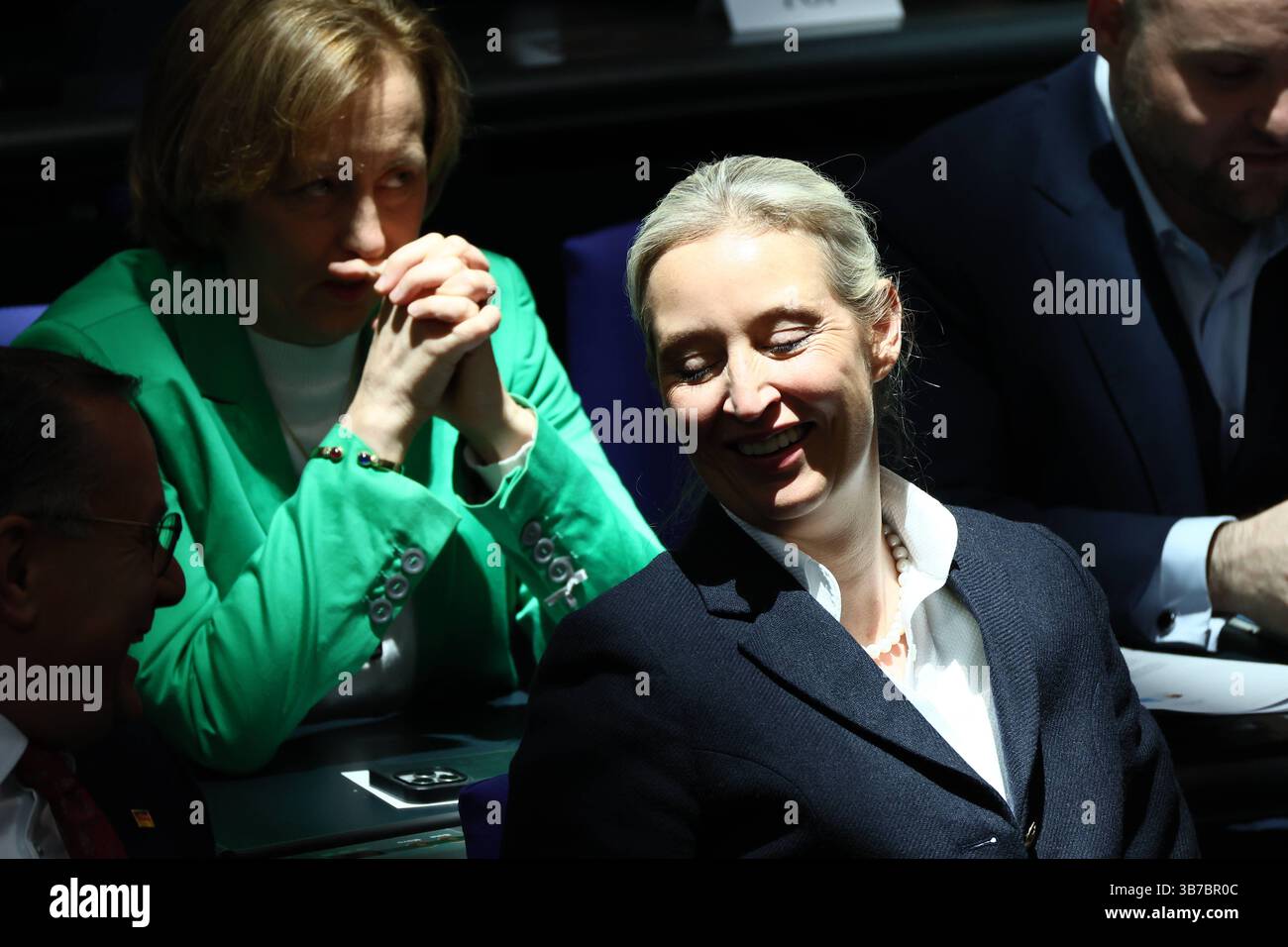 Alice Weidel und Beatrix von Storch AfD vor der Abstimmung für den ...