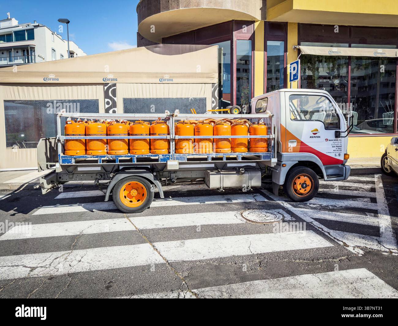 Repsol gaswagen -Fotos und -Bildmaterial in hoher Auflösung – Alamy