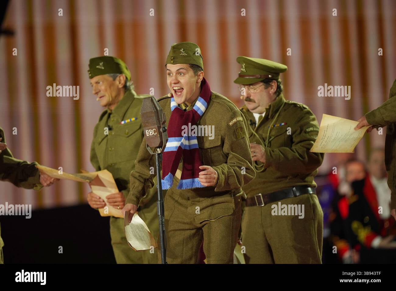 Eine Hommage an Dad's Army mit Iain Glen als Private Frazer, David ...