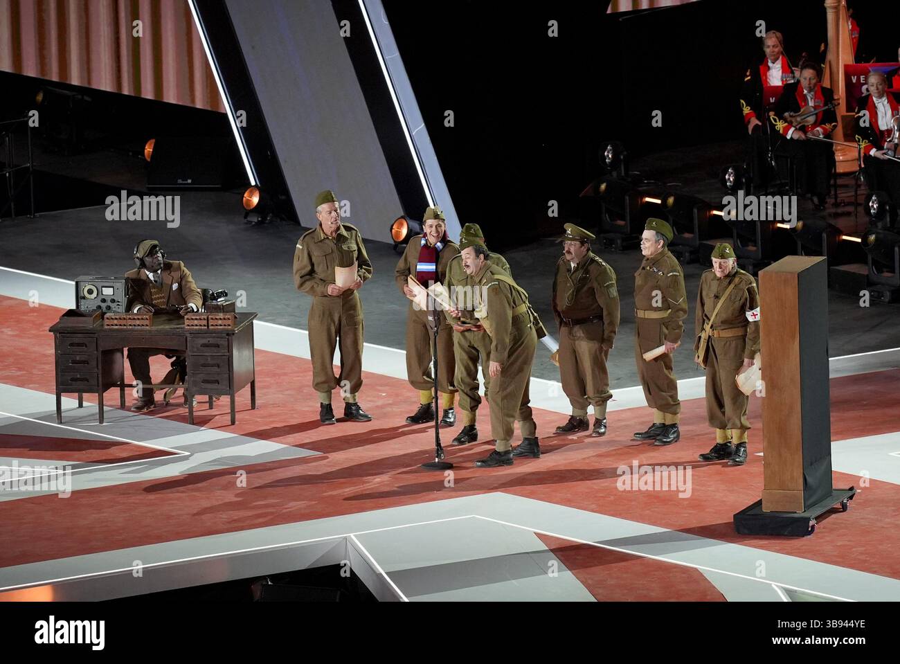 Eine Hommage an Dad's Army mit Iain Glen als Private Frazer, David ...