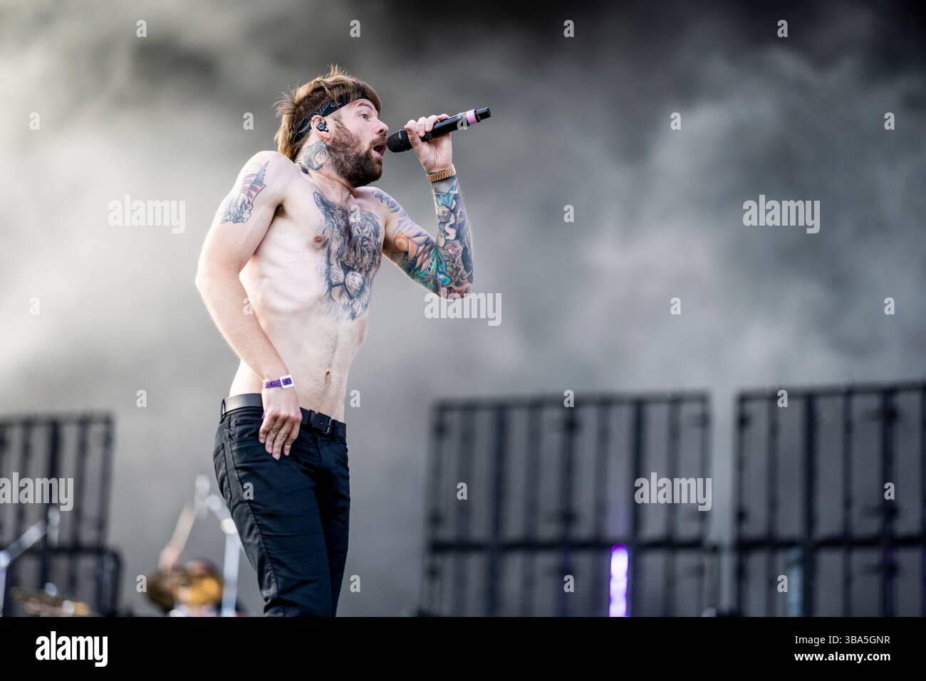 Caleb Shomo of Beartooth performs during Sonic Temple Art and Music ...