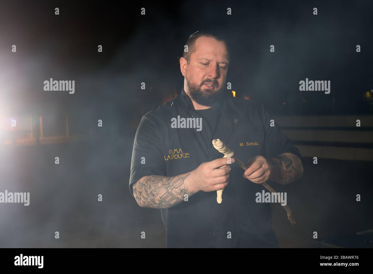 01.11.2021, Deutschland, Berlin, Berlin - Ein Porträt des Sternekochs Michael Schulz aus Irma la ...
