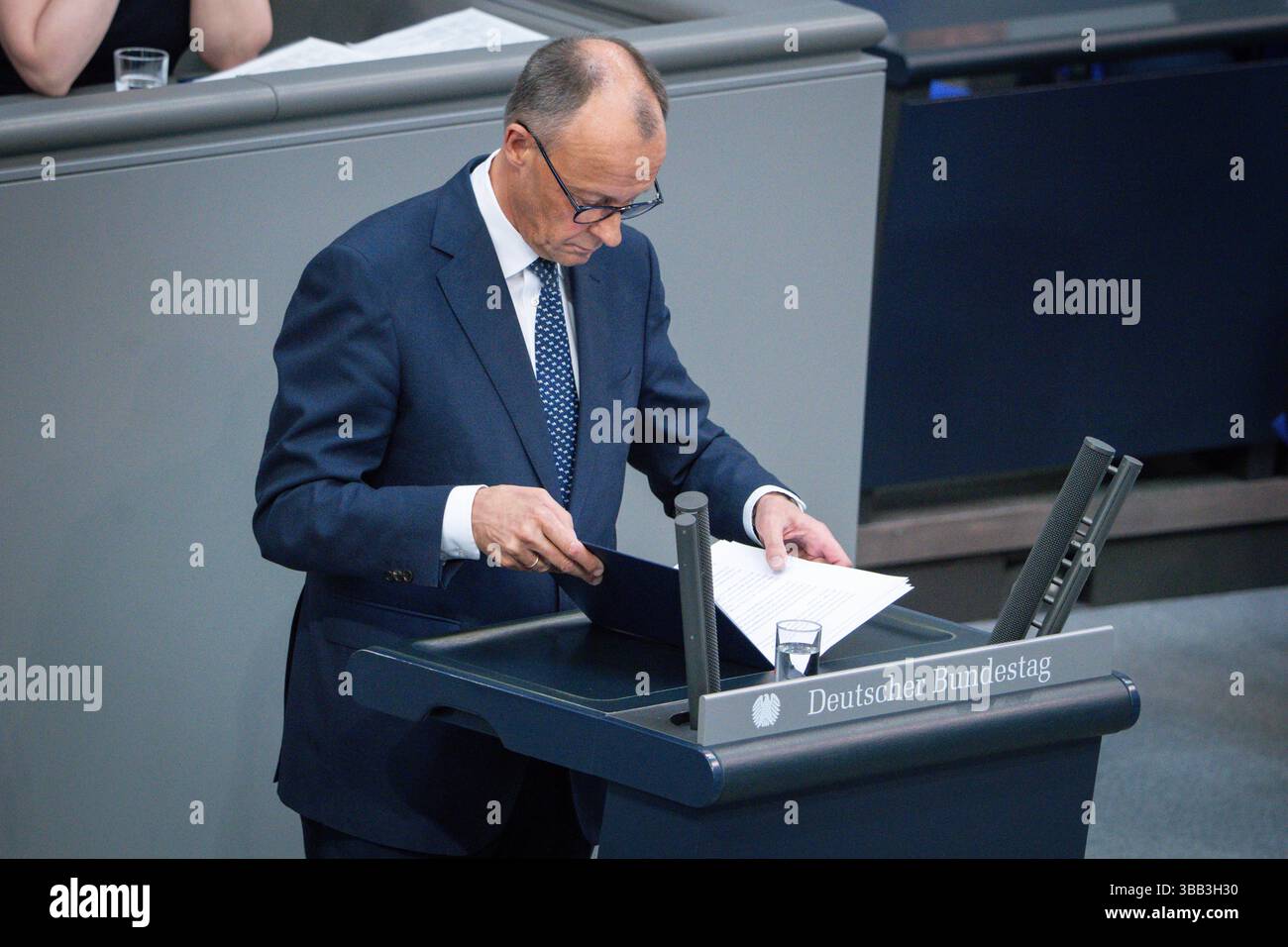 Deutscher Bundestag, 3. Plenarsitzung Bundeskanzler Friedrich Merz CDU ...