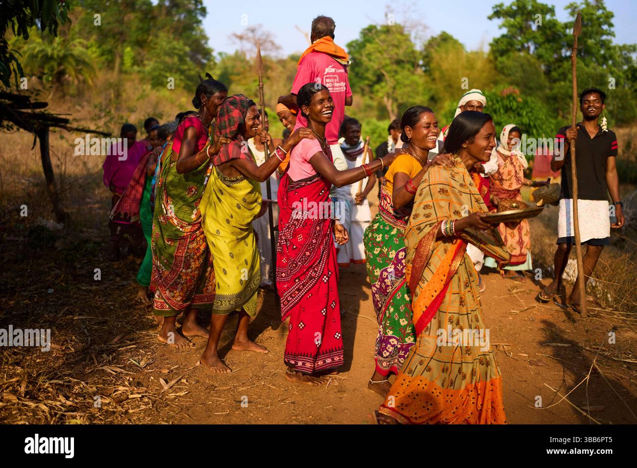 Members of the Durua tribe, part of India's Indigenous Adivasis ...