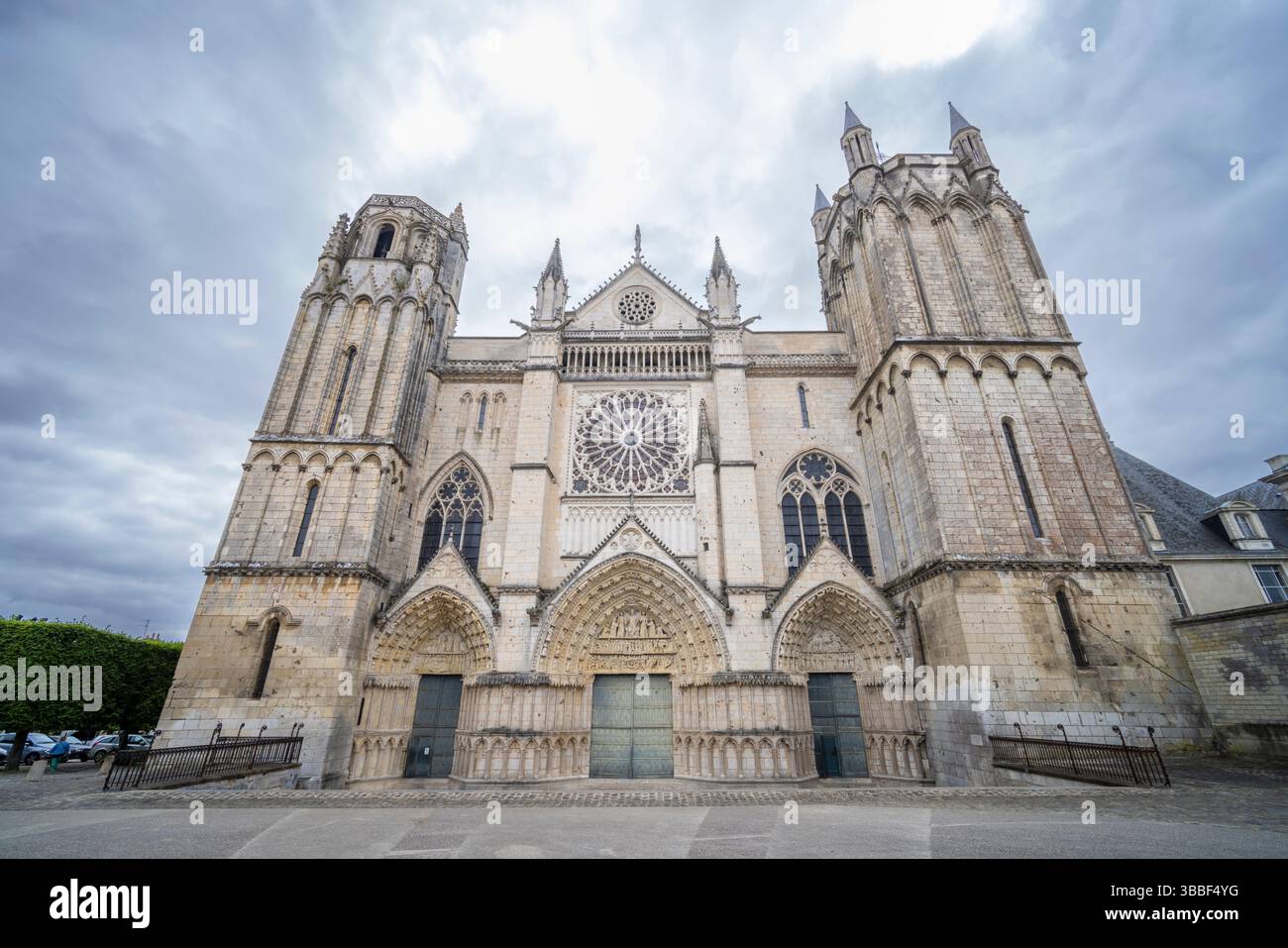 Notre Dame la Grande de Poitiers, Kirchenfassade im romanischen und ...