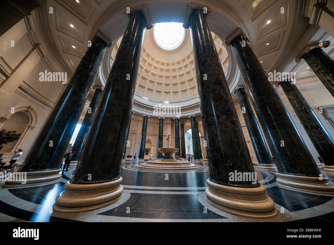WASHINGTON DC – das West Building der National Gallery of Art besticht ...