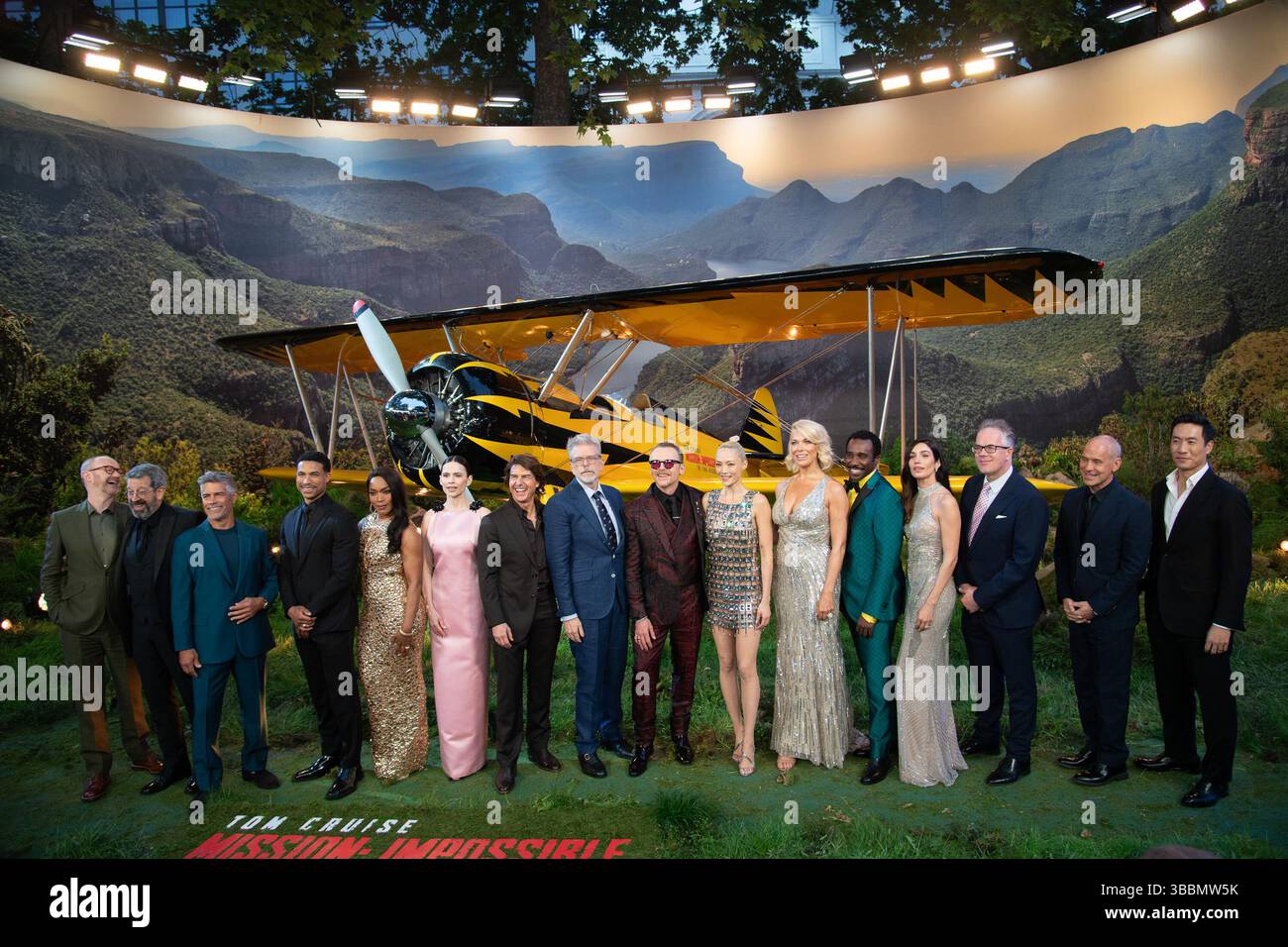 London, Großbritannien. 15. Mai 2025. Im Bild: (L-R) Mark Gatiss, Rolf ...