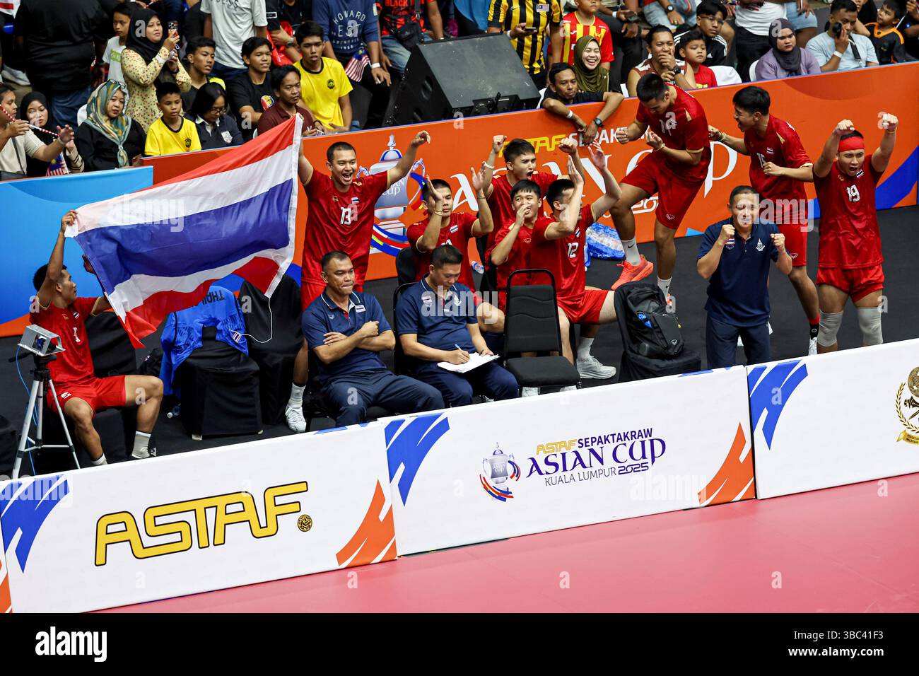 KUALA LUMPUR, KUL - MAY 18: Players and officials of Thailand team ...